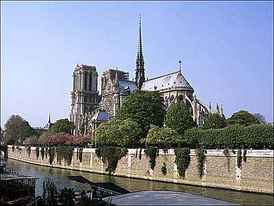 Gradnja katedrale Notre-Dame u P